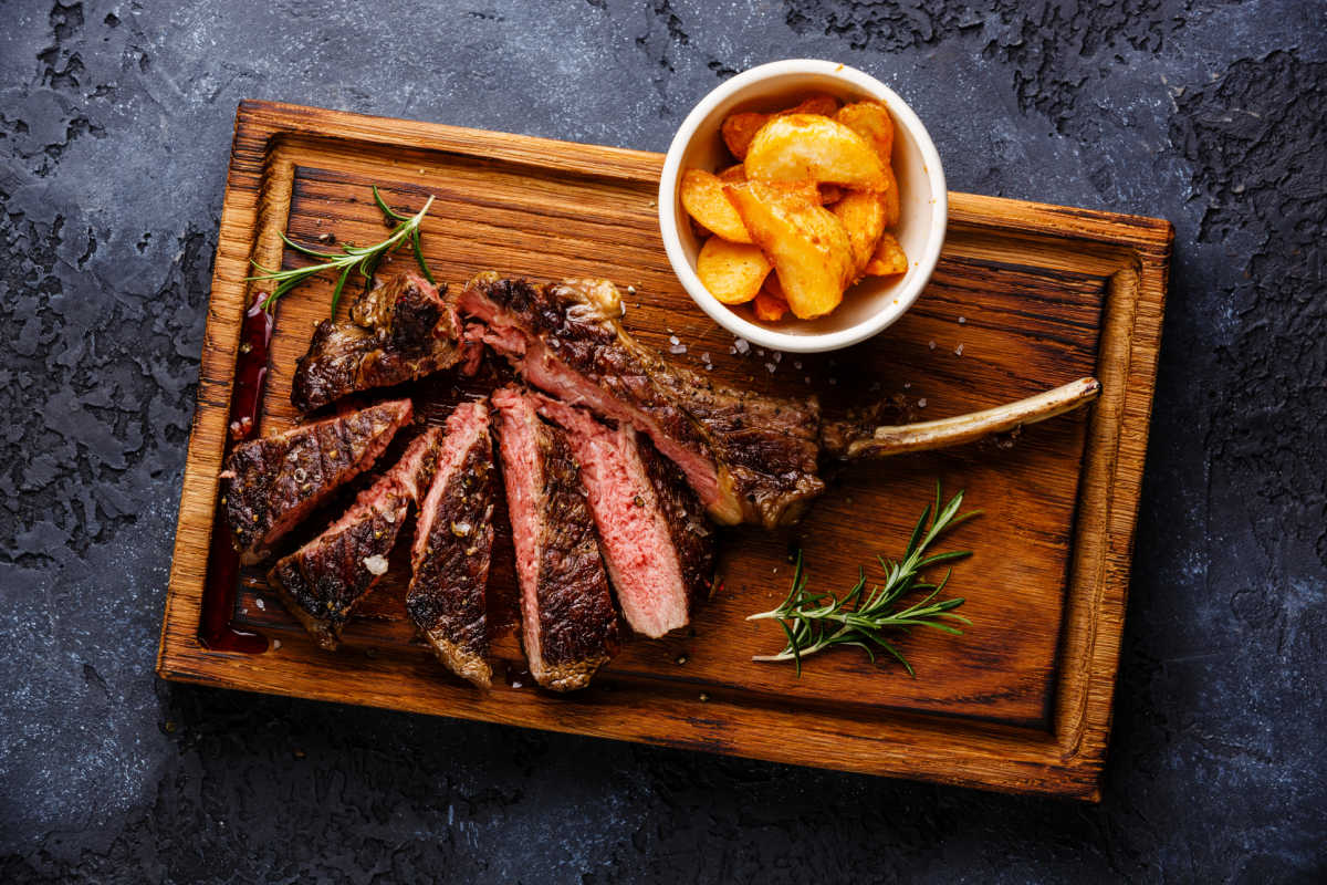 Ultimate Tomahawk Steak Recipe - Eats by the Beach